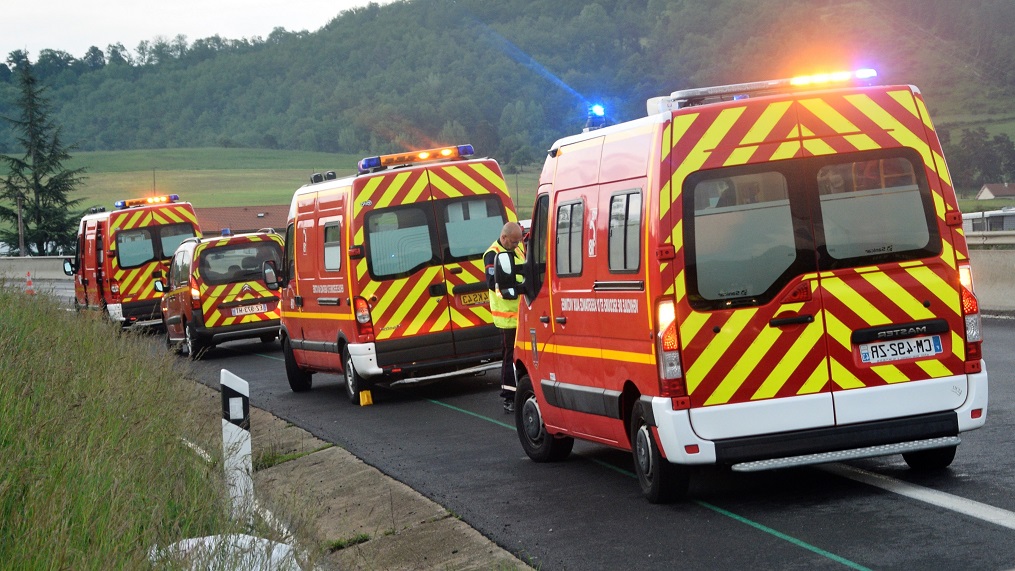 Un violent accident entre un bus et une voiture fait 43 victimes